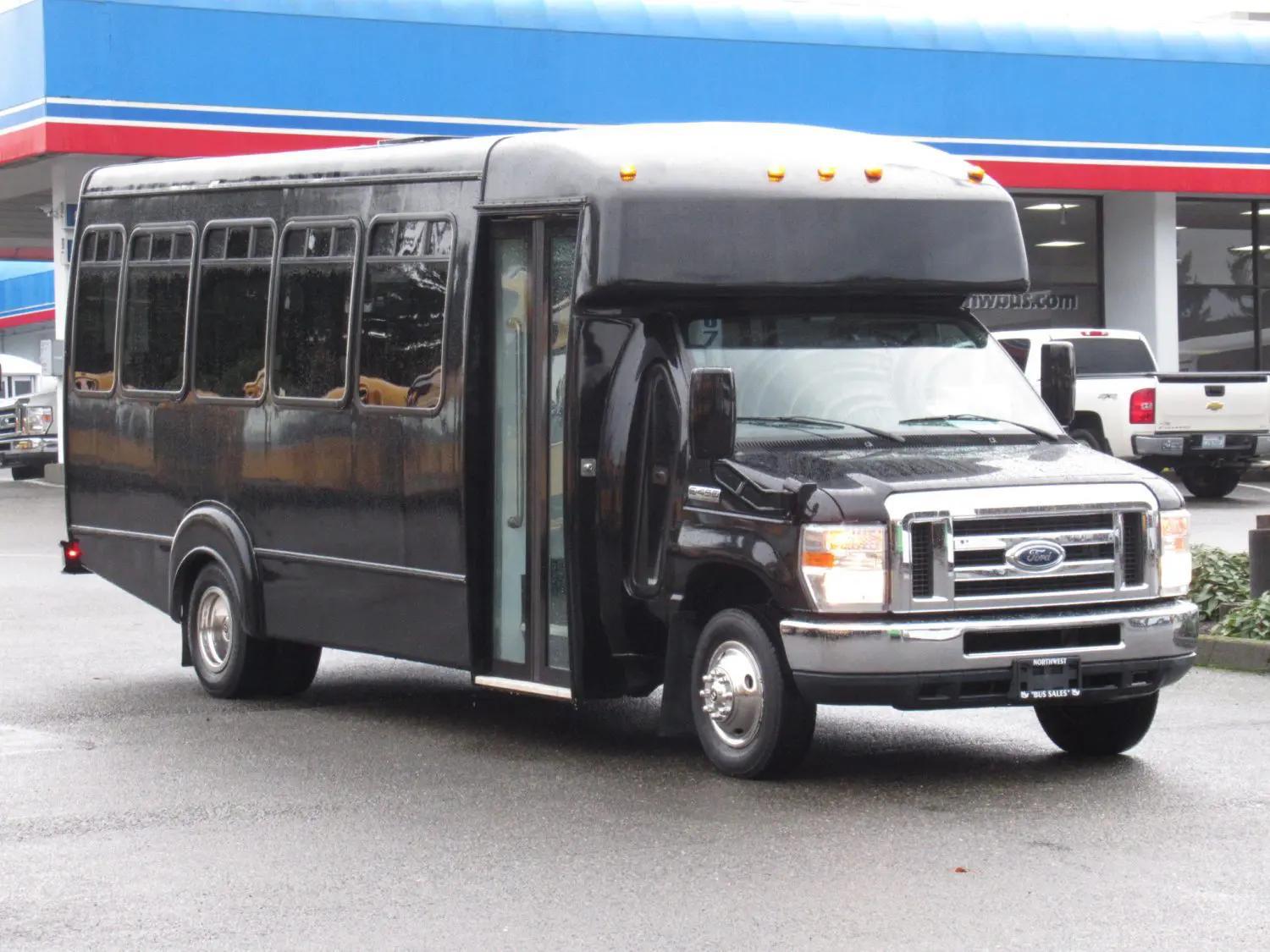 2013 Ford E450 bus for sale